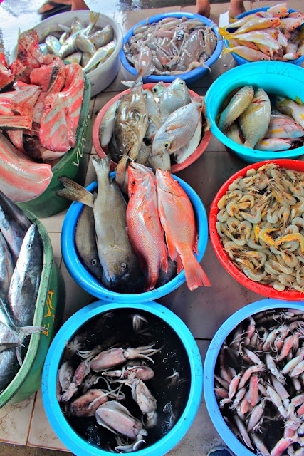 Witnessing Hushed Bartering Scenes at Bulungan sa Pandawan - Nomadic ...