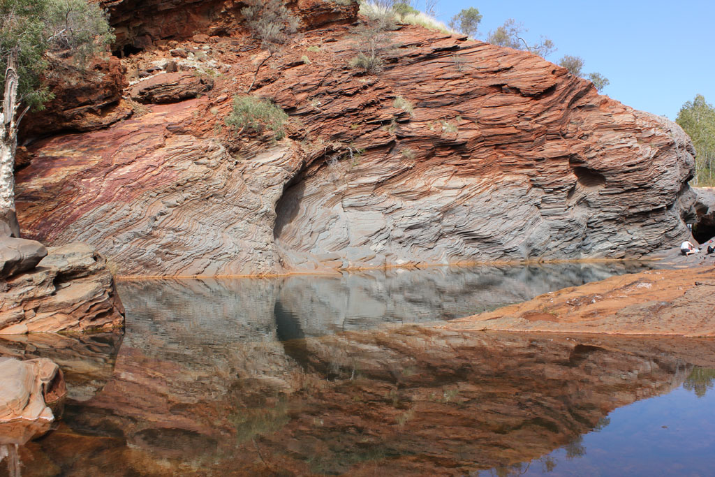 Jo & Stephen & a 4x4: Tom Price (The Pilbara) with a view of Mount ...