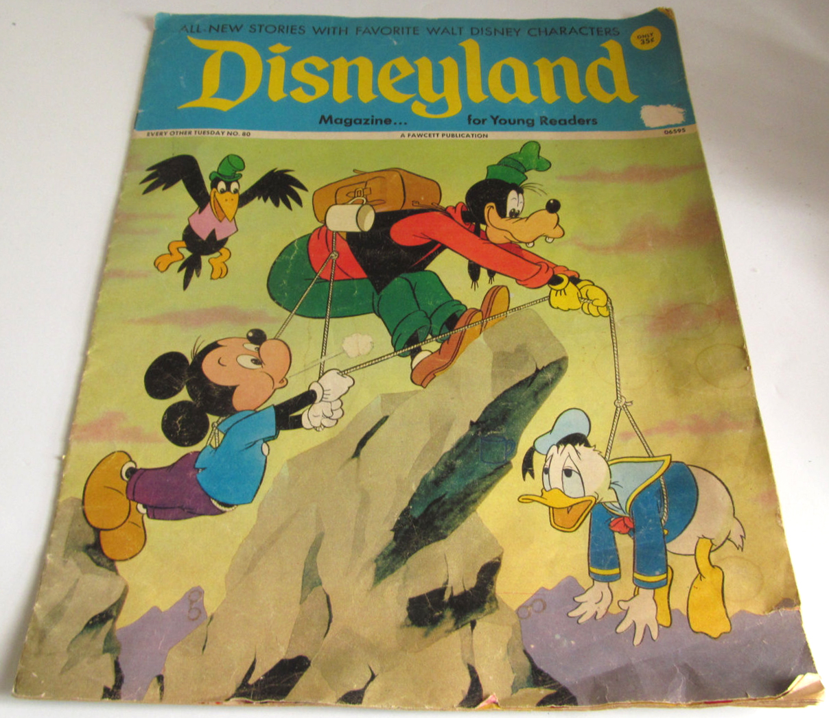 Filmic Light - Snow White Archive: 1970s Disneyland Magazine - US Covers
