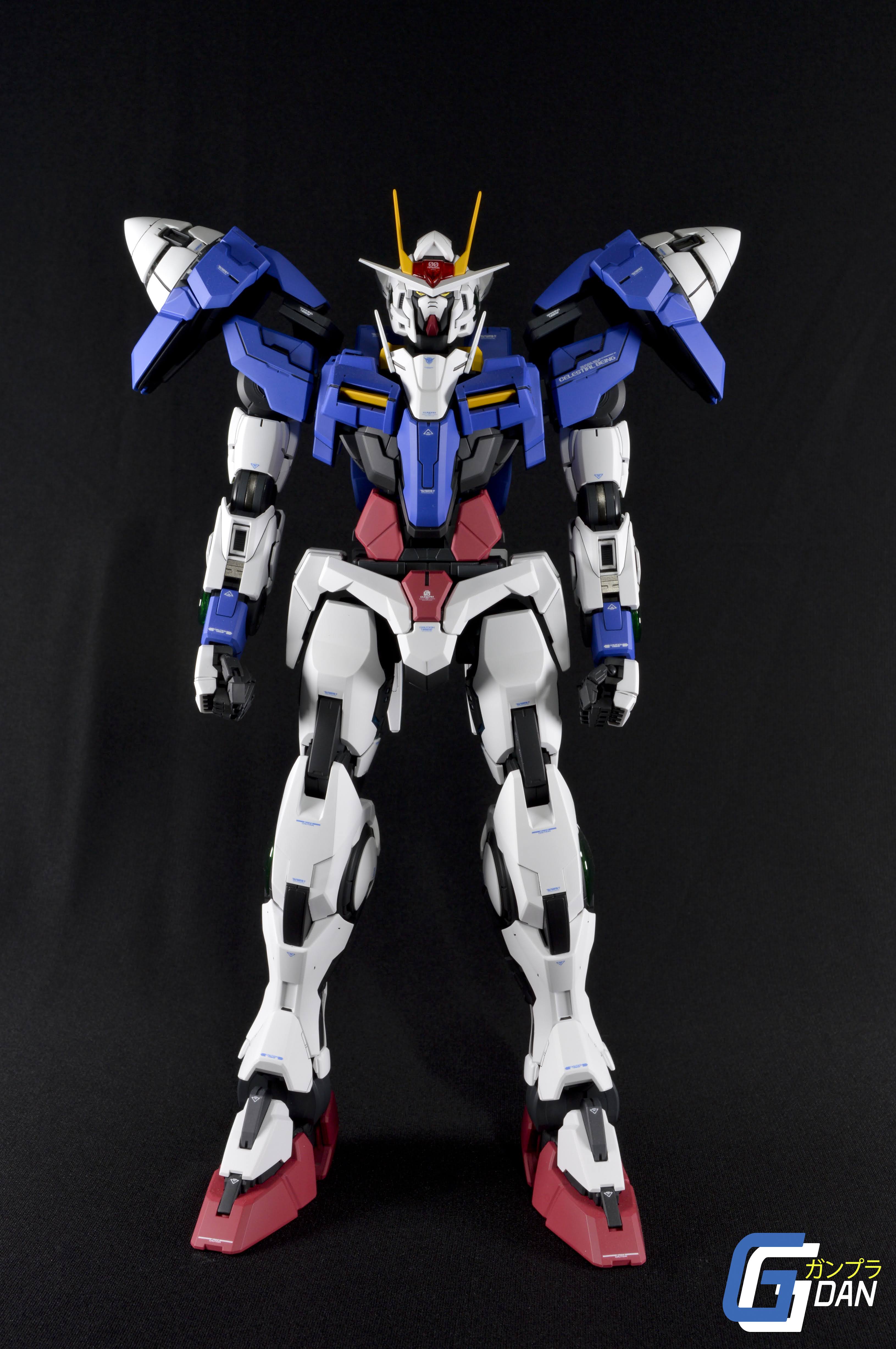 Perfect Grade Gundam 00 Raiser
