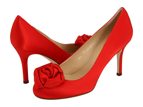 Elegant Bridal Style: The Hot Love At Red Wedding Shoes Inspiration