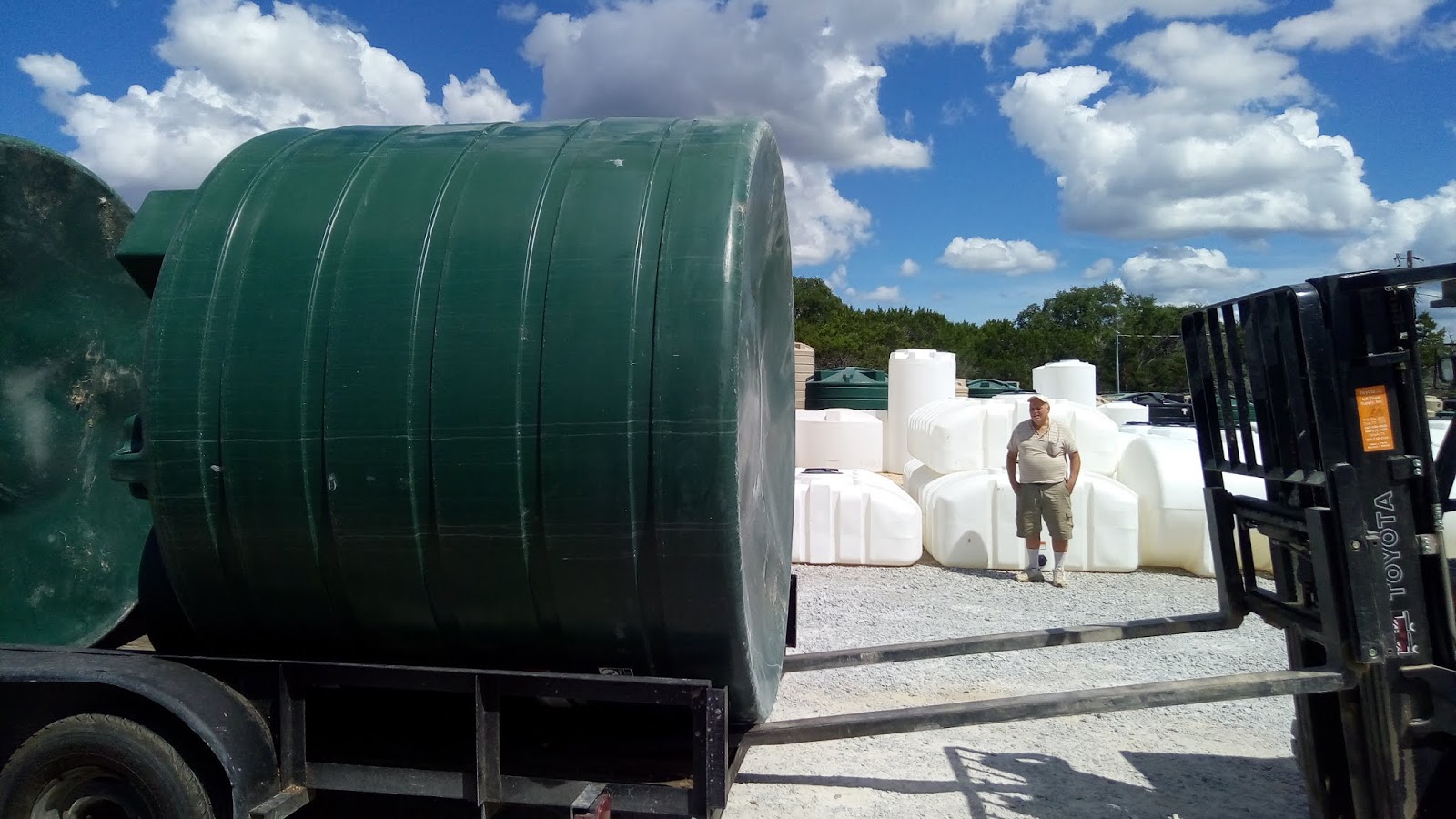 Water Tank Pad Preparation and Tank Install – Offgridburbia