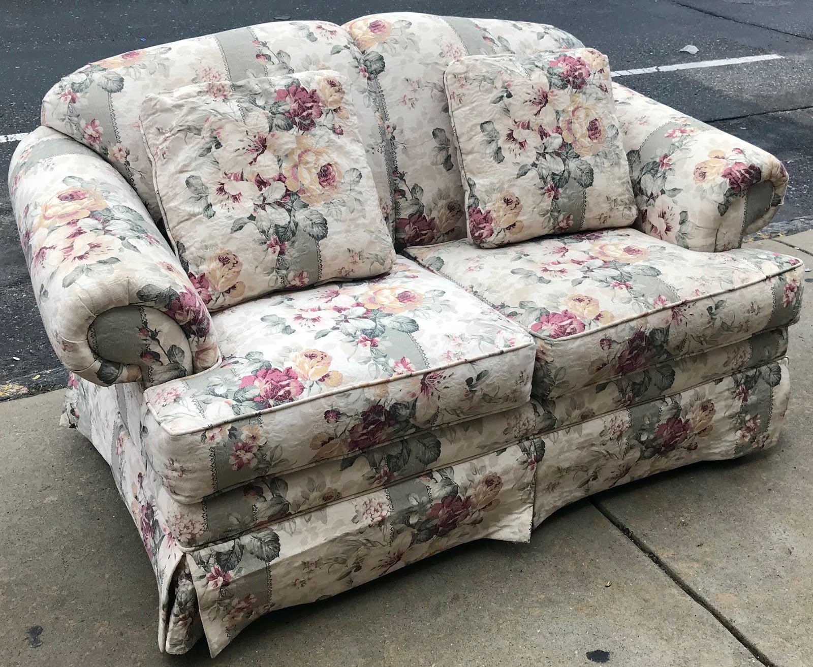 Uhuru Furniture & Collectibles: REDUCED #469886 Skirted Floral Pattern ...