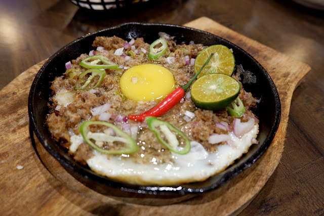 Sand Under My Feet: Varra Restobar - San Juan's New It Place