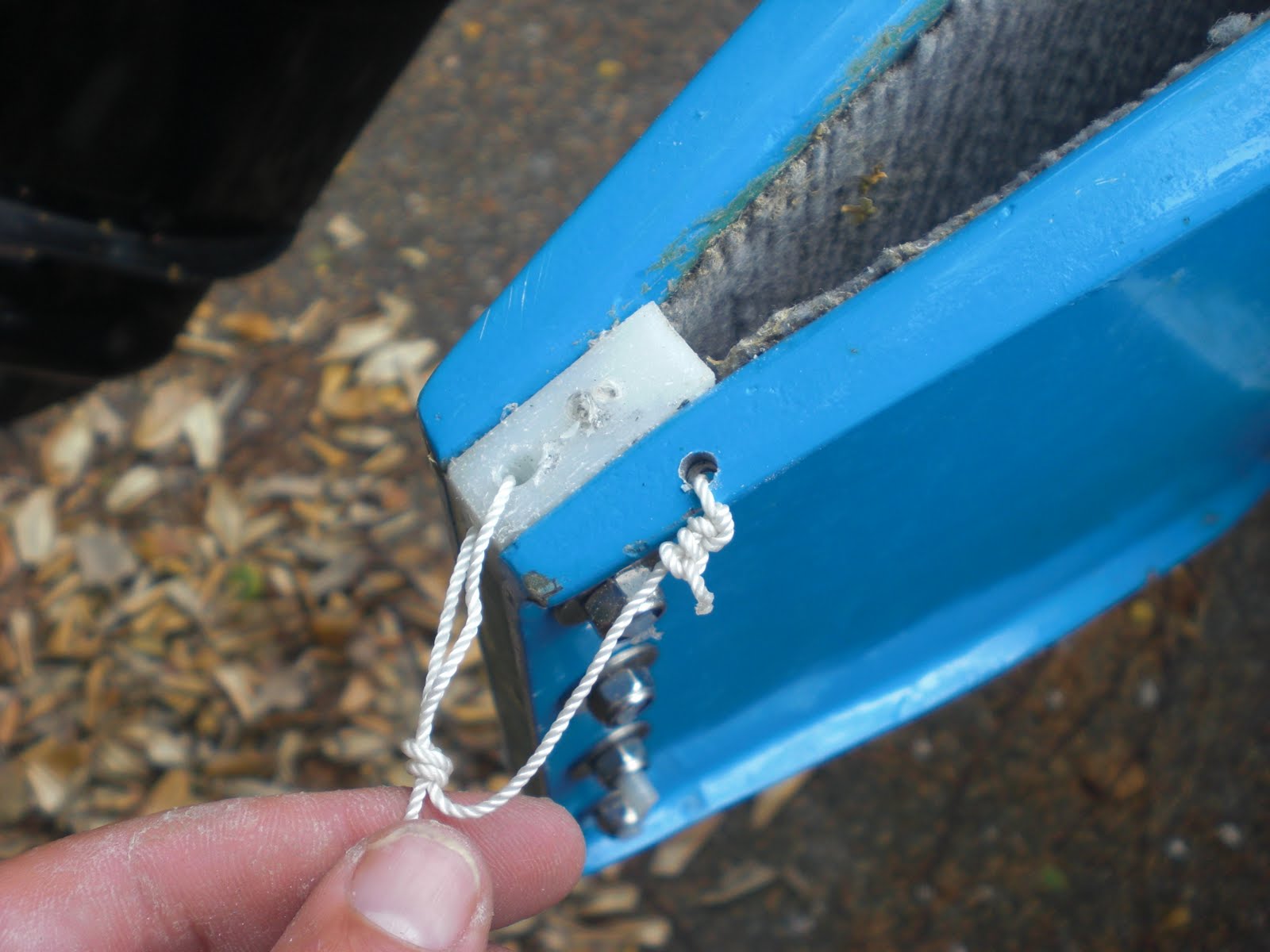 F22 trimaran building by Menno: Update (1) - retaining of rudder ...