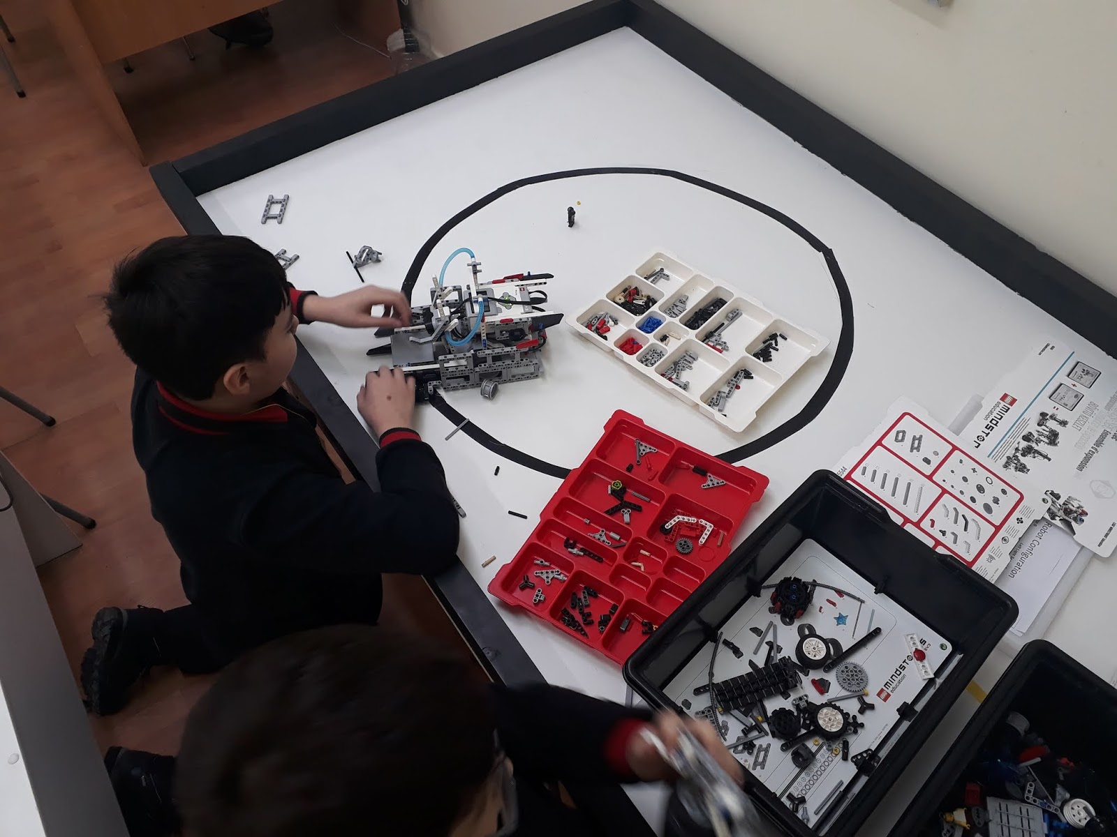 Preparando robot EV3 para la batalla | Luis Subiabre Salviat