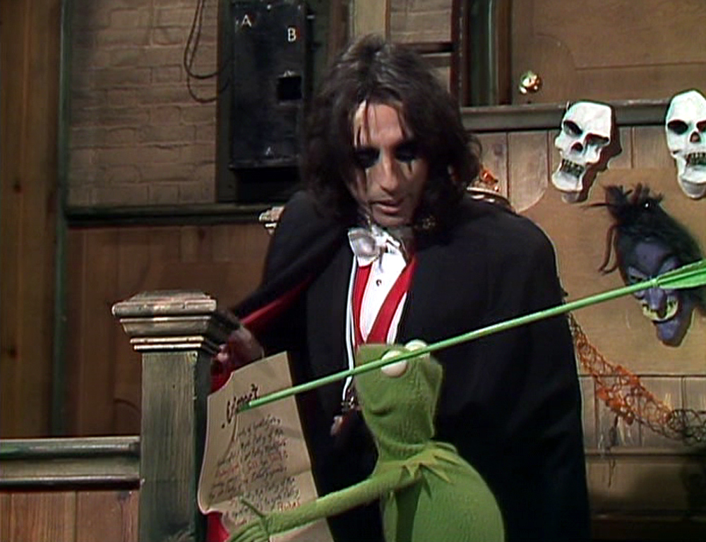 13: THE MUPPET SHOW - "With Alice Cooper" (1978)