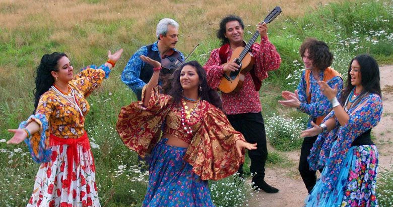 Cuentos y Poesías: Maldición gitana