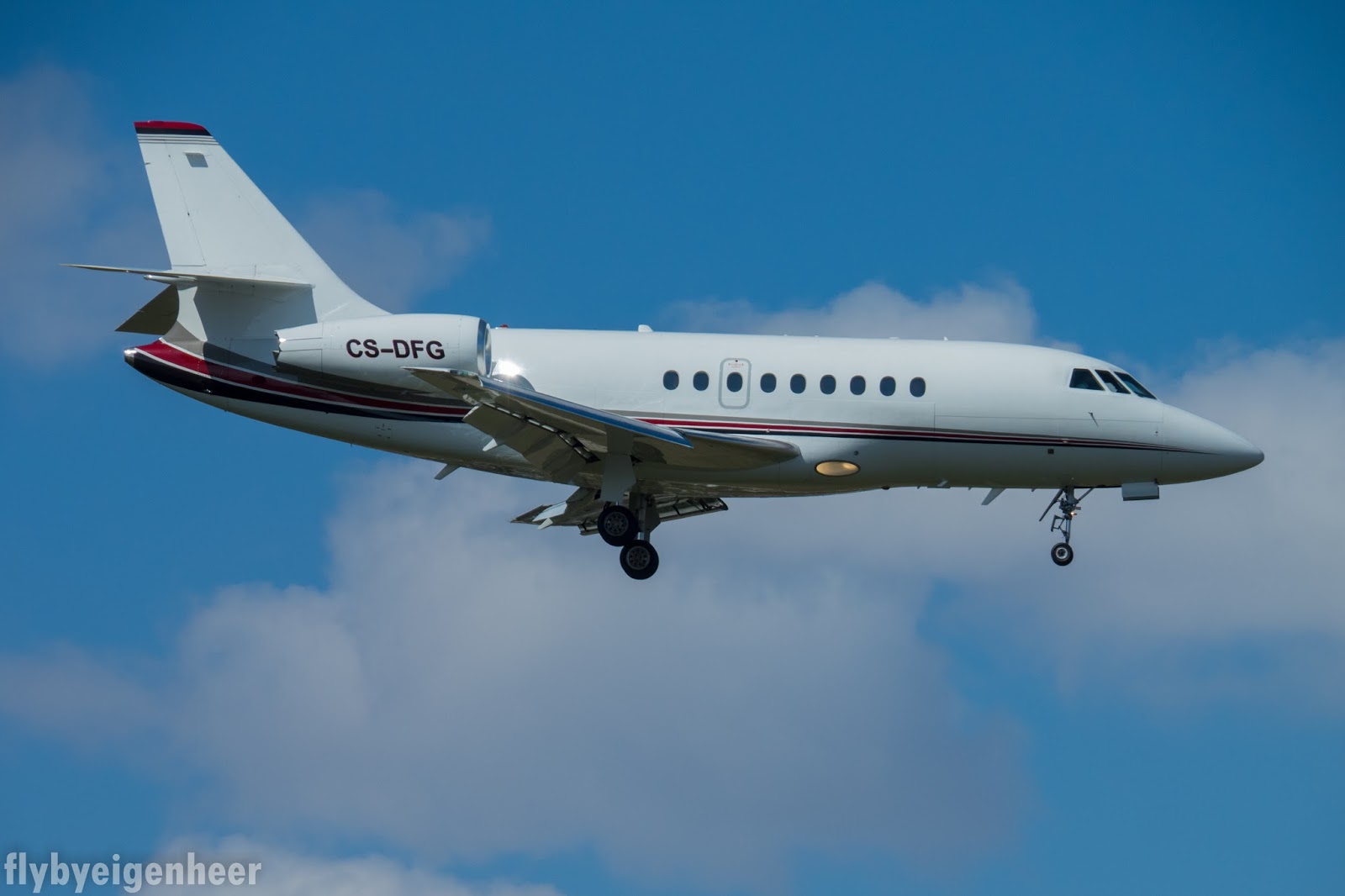 FLUGZEUGE Privatjets etc: CS-GFG Dassault Falcon 2000 F2TH > NJE