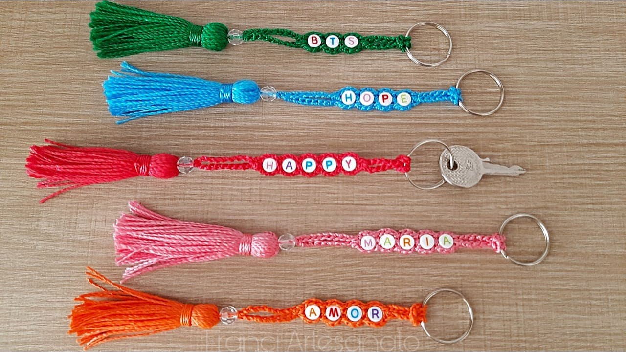 Chaveiro de crochê com letrinhas - Molde para Artesanato