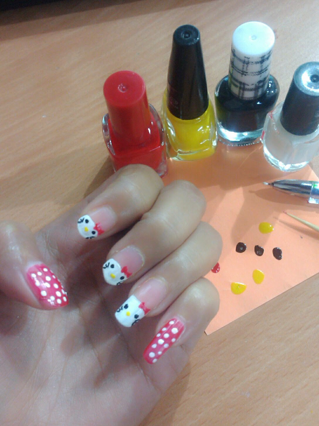 Nail Art Merah Putih
