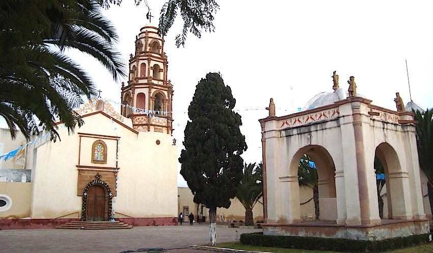 colonialmexico: The Carved Crosses of Hidalgo: El Cardonal