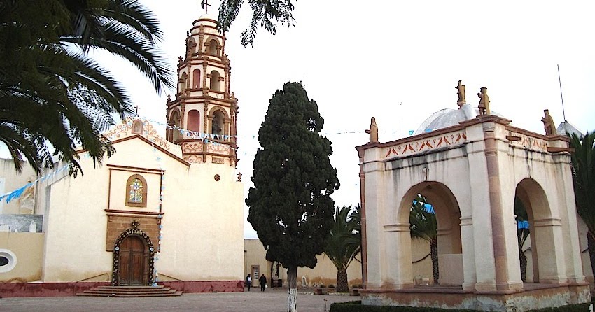 colonialmexico: The Carved Crosses of Hidalgo: El Cardonal