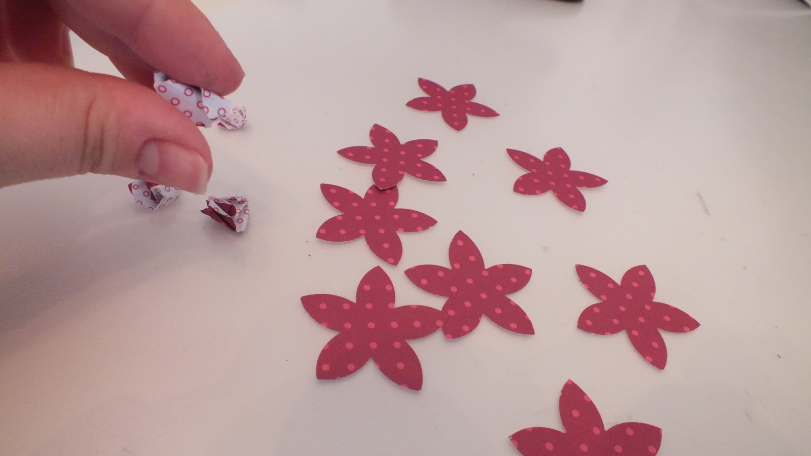 KareenBH: Fleur très simple à réaliser...