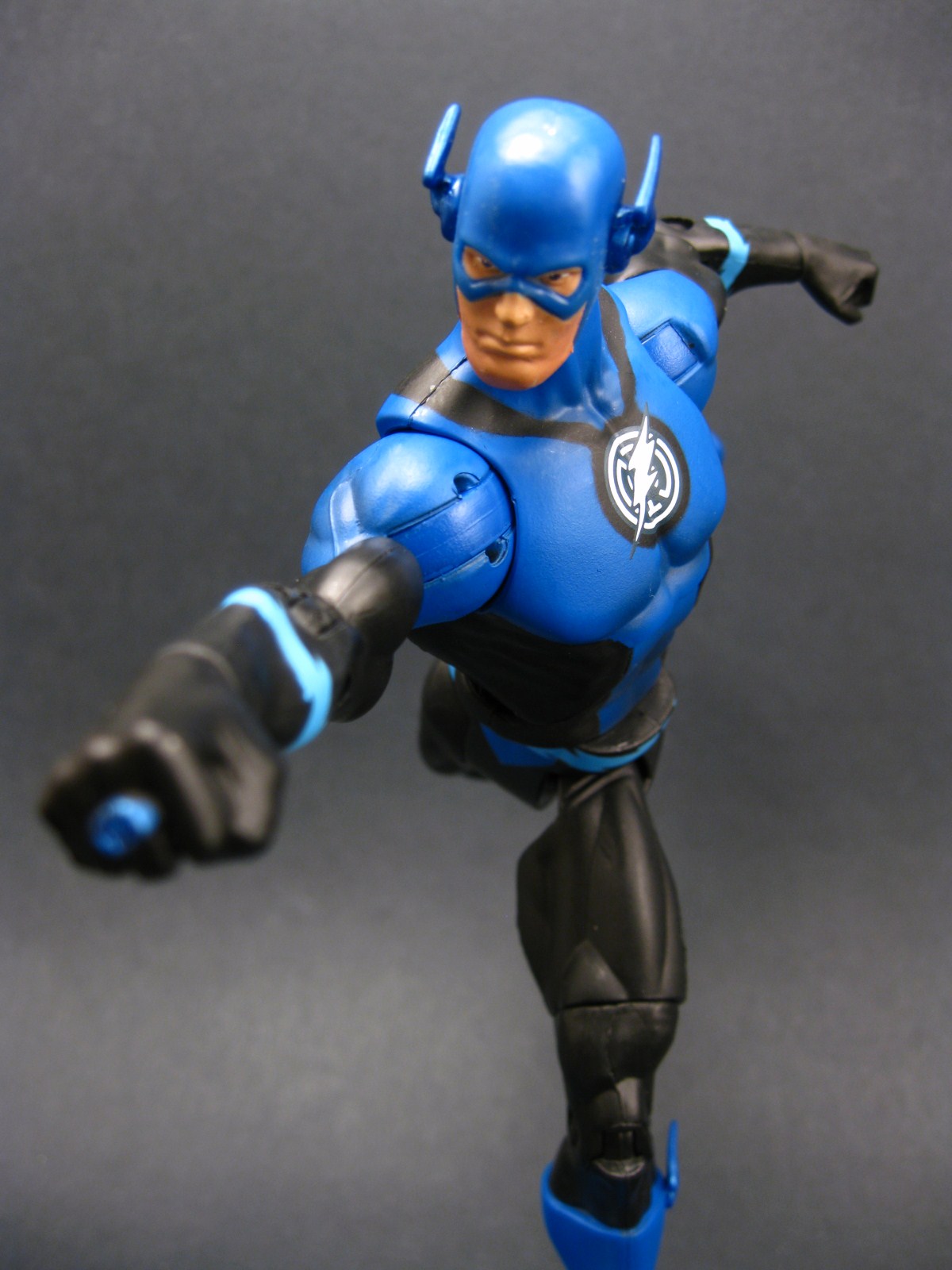 Chase Variant: Sneak Review: DC Universe Classics Wave 17 Blue Lantern ...