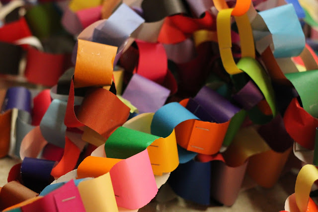 Good Things*: The World's Biggest Paper Chain*