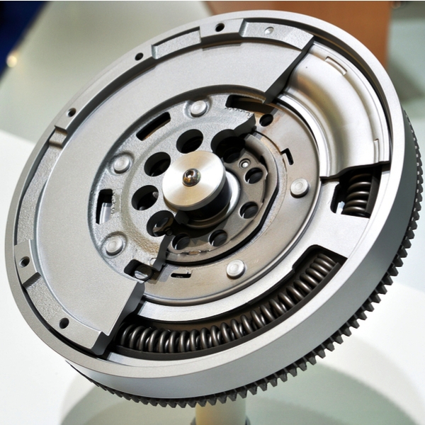 Mengenal Teknologi Dual Mass Flywheel (DMS) - lks otomotif