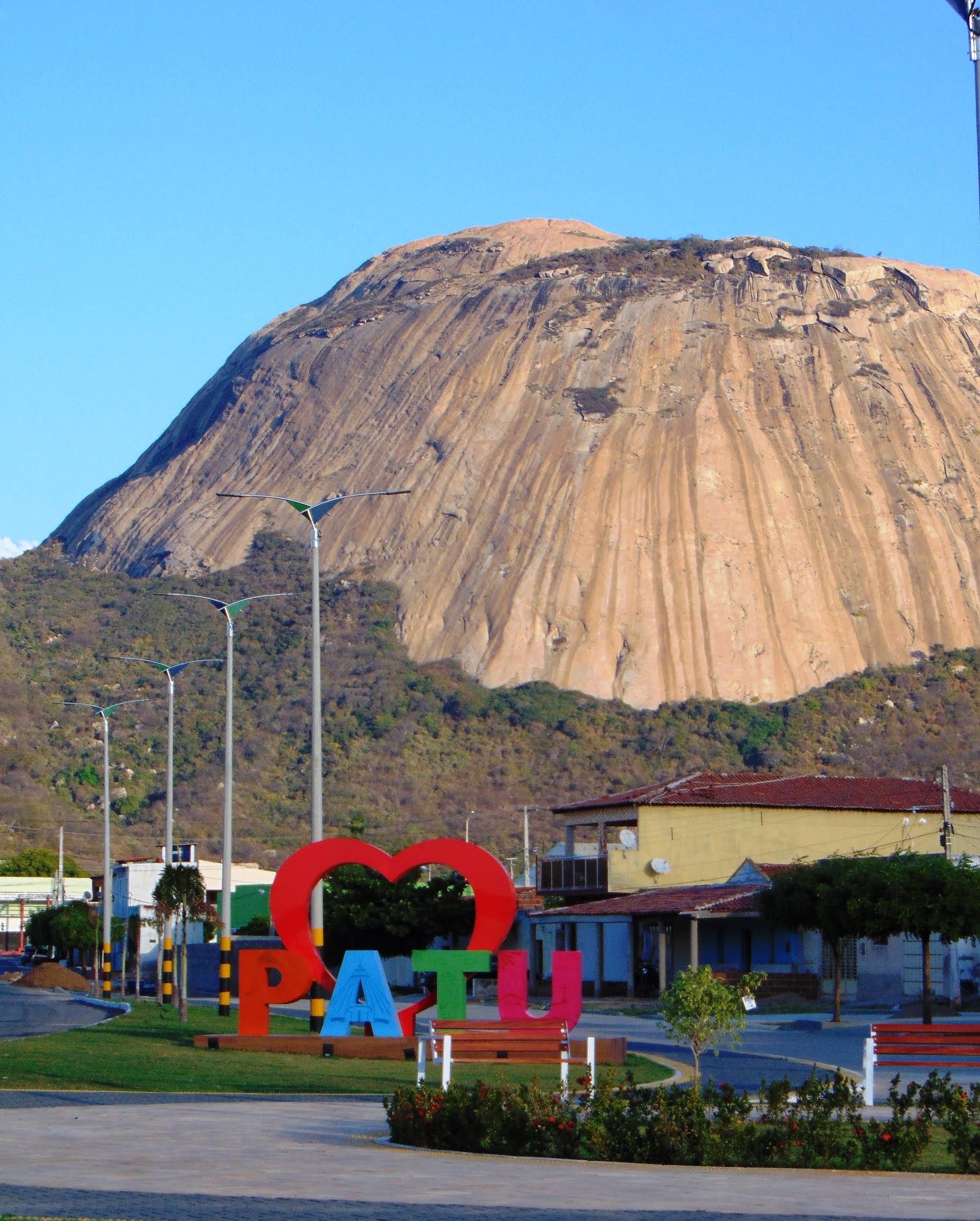 PATU CIDADE TURÍSTICA: PÓRTICO DA ENTRADA DE PATU