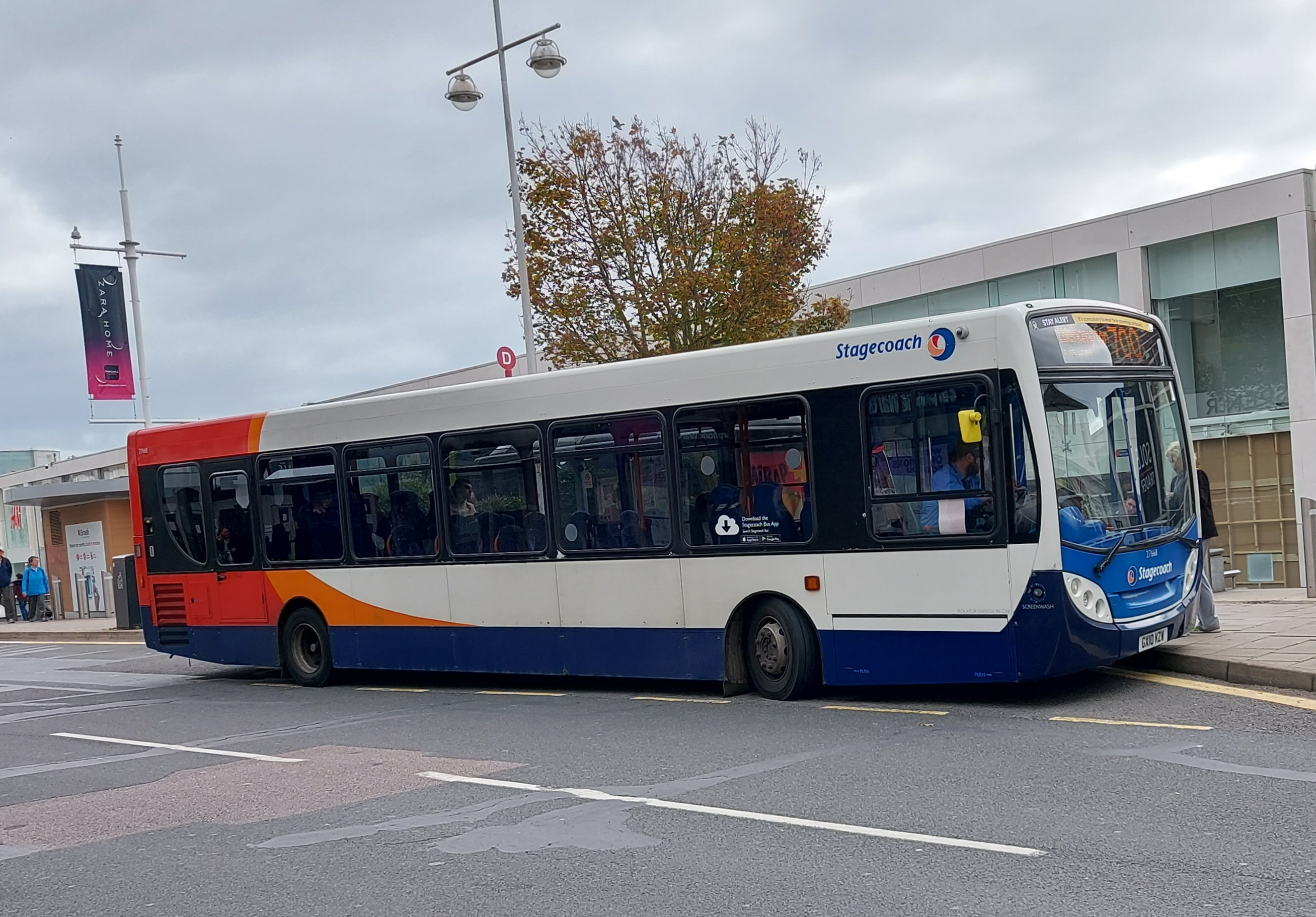 Lous bus pictures: An array of colour and branding on the 700
