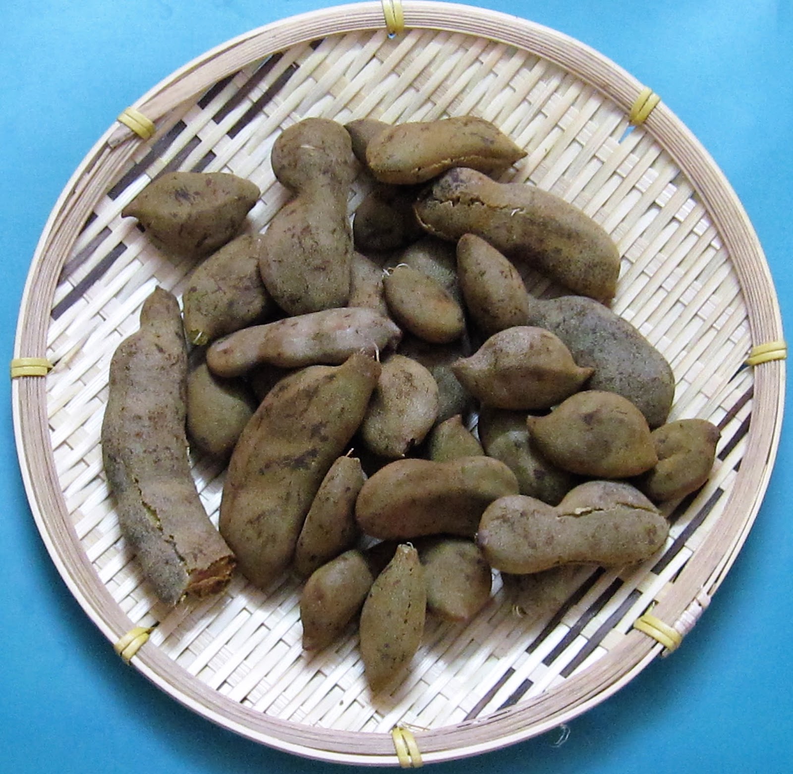 Sita's Ruchulu: Chintakaya (fresh) pacchadi (Raw Tamarind Chutney)