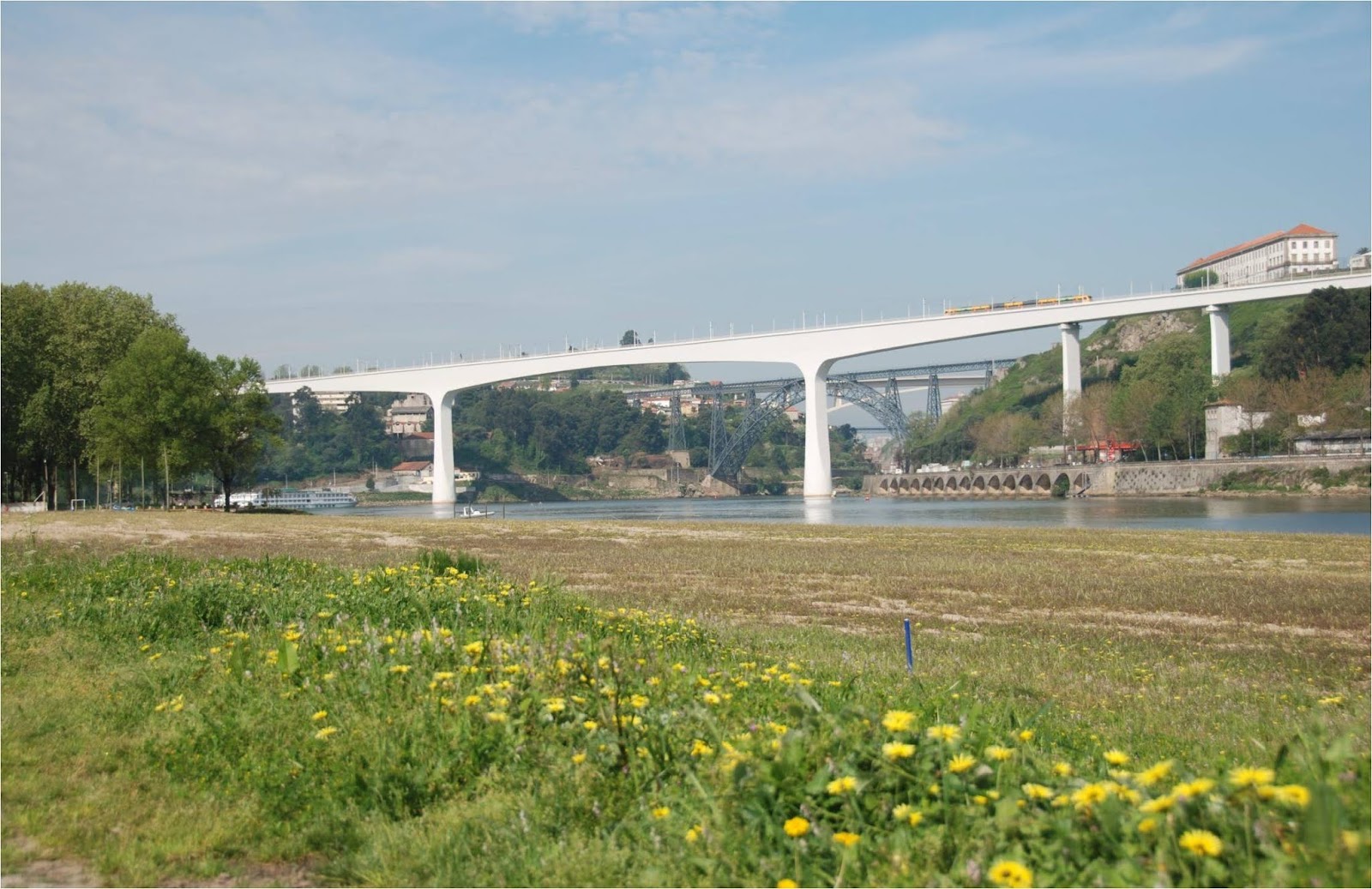 do Porto e não só...: AQUELA PRAIA NA CURVA DO RIO ...