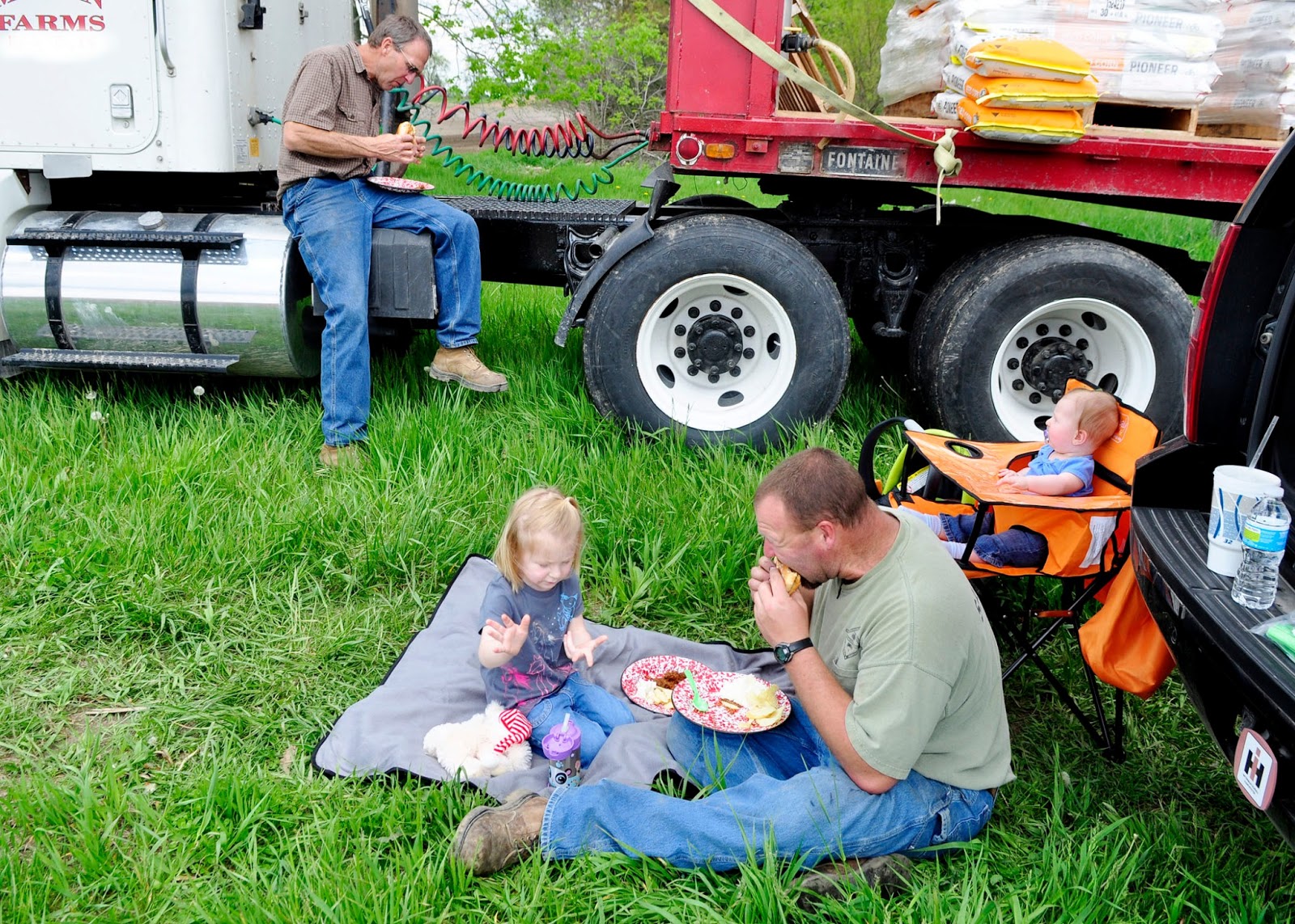 This Farm Family's Life: Keeping It Simple:Taking Meals to the Field ...