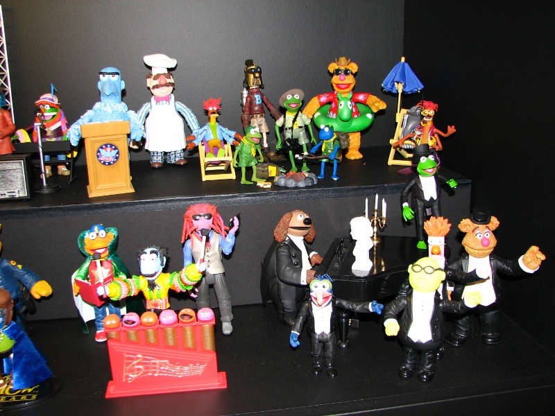 Lance Cardinal Creations: CUSTOM MUPPET FIGURE COLLECTION DISPLAY CASE