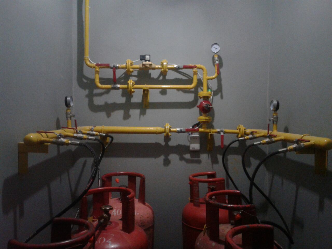 Instalasi gas untuk dapur komersial