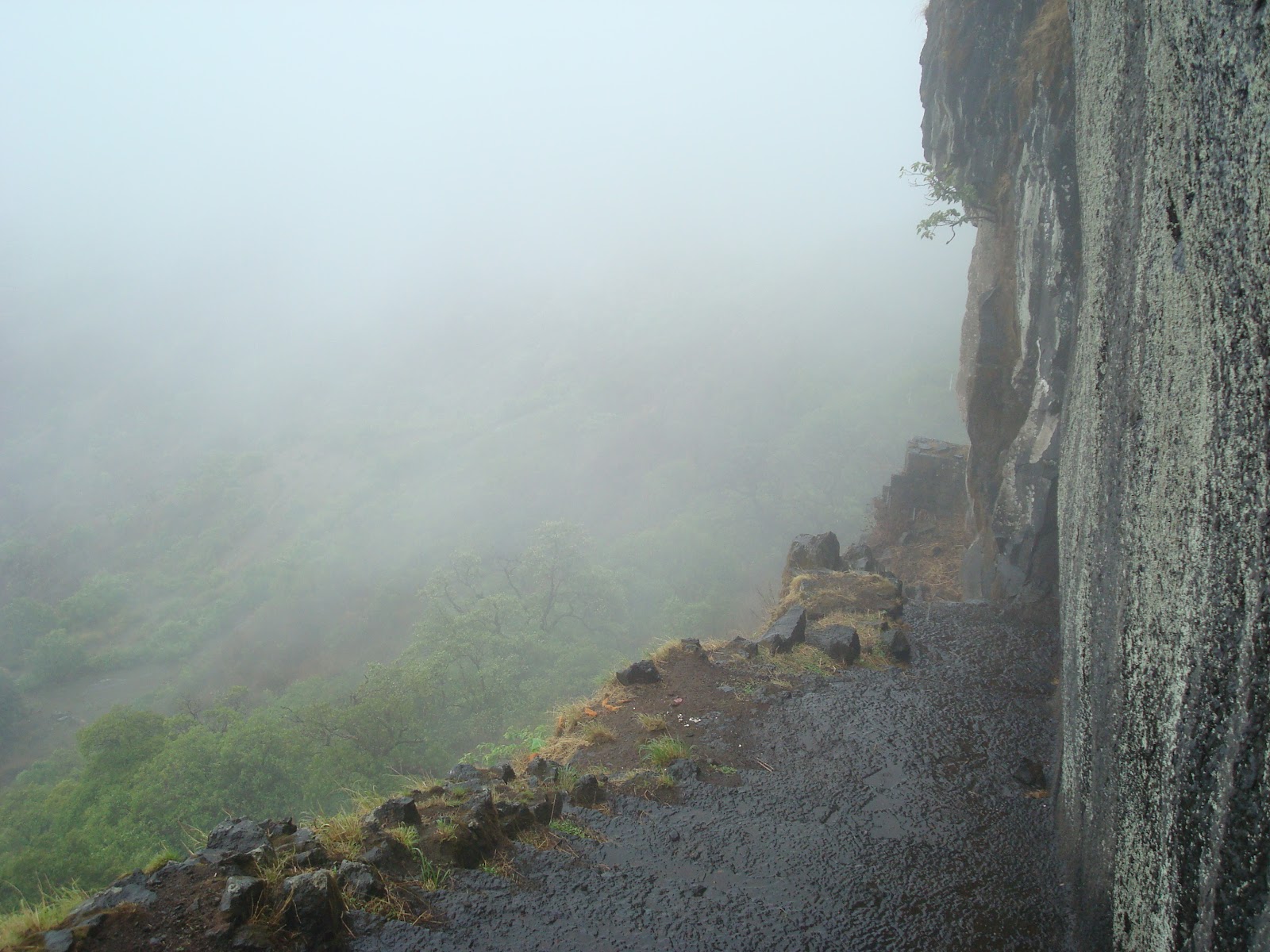 Kenjalgad Fort | केंजळगड | गड-चित्रे