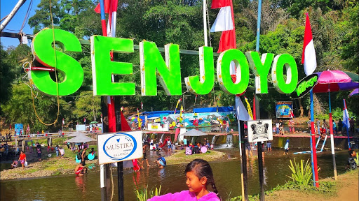 ALIRAN AIR DARI SENJOYO