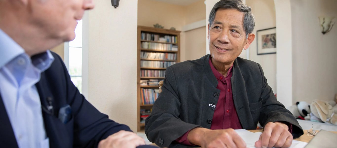 ΣΚΕΦΤΟΜΑΣΤΕ ΕΛΛΗΝΙΚΑ: Δρ. Sucharit Bhakdi «Κρούει» τον κώδωνα για τους ...