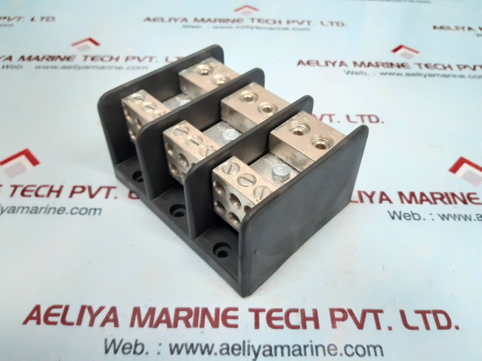 ILSCO PDB-26-2/0-3 POWER DISTRIBUTION BLOCK - Aeliya Marine