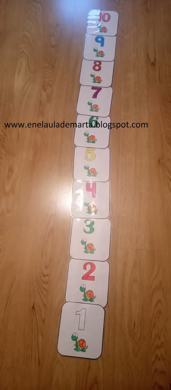 En el aula de Marta: Tarjetas para trabajar la serie numérica.