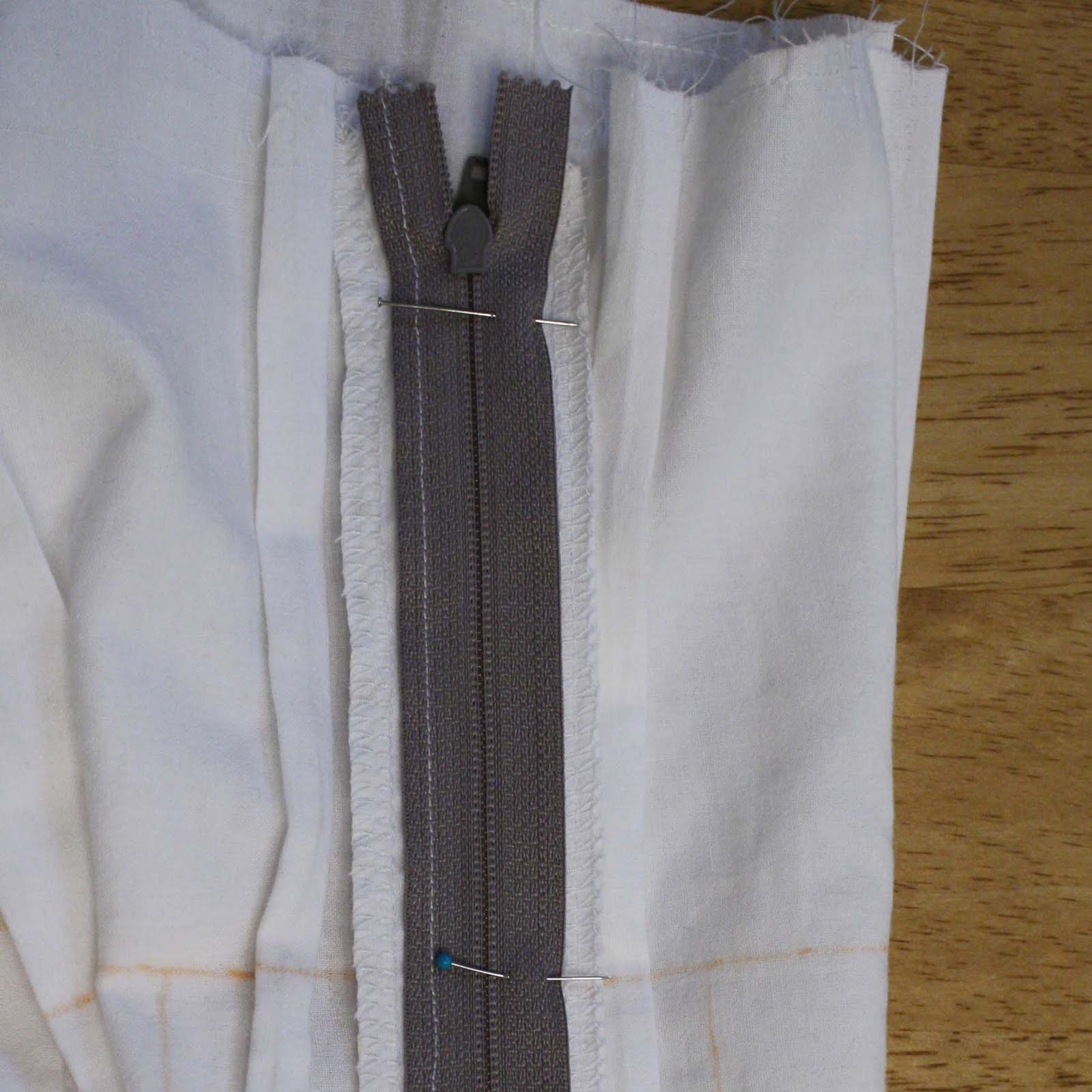 Exposed zipper mini tutorial - Melly Sews