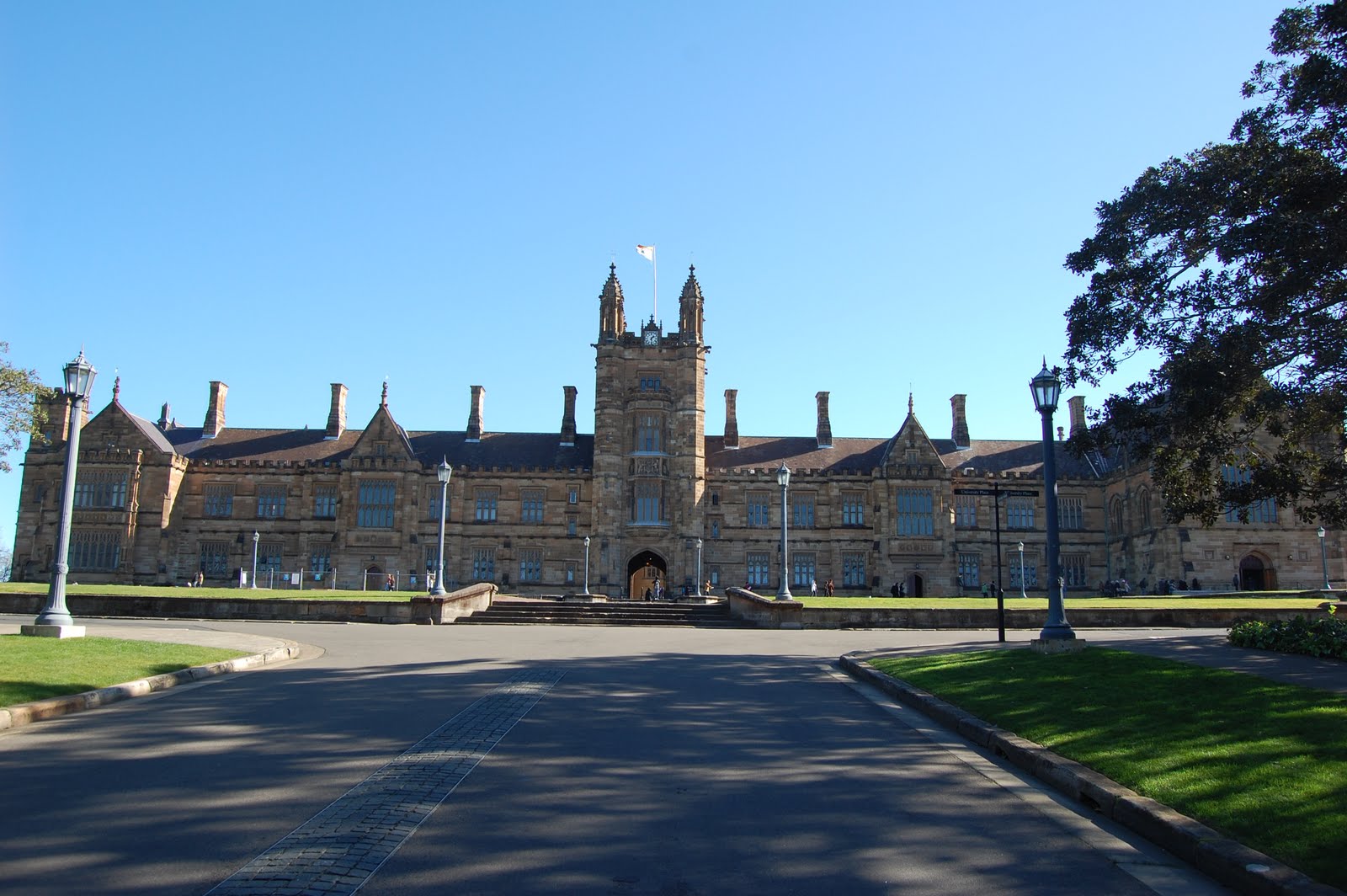 Australia: First glimpse of Sydney University