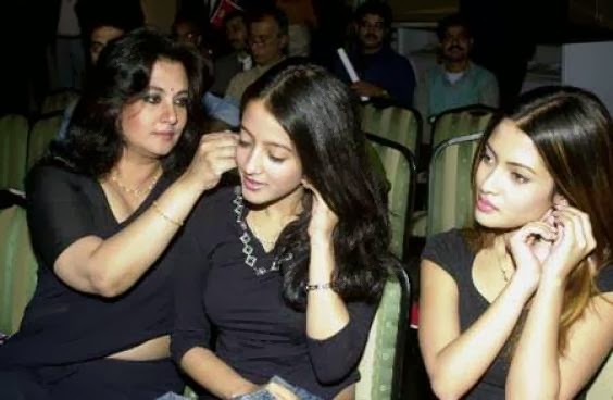 Romance With 24 World Moon Moon Sen All Photo Collection