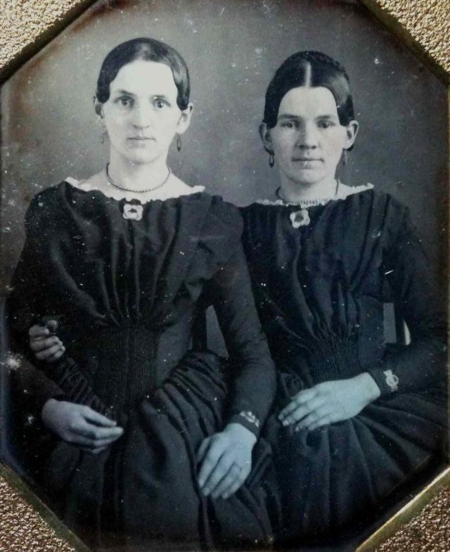 40 Rare Vintage Photos Capture Portraits of Victorian Twins ~ Vintage ...