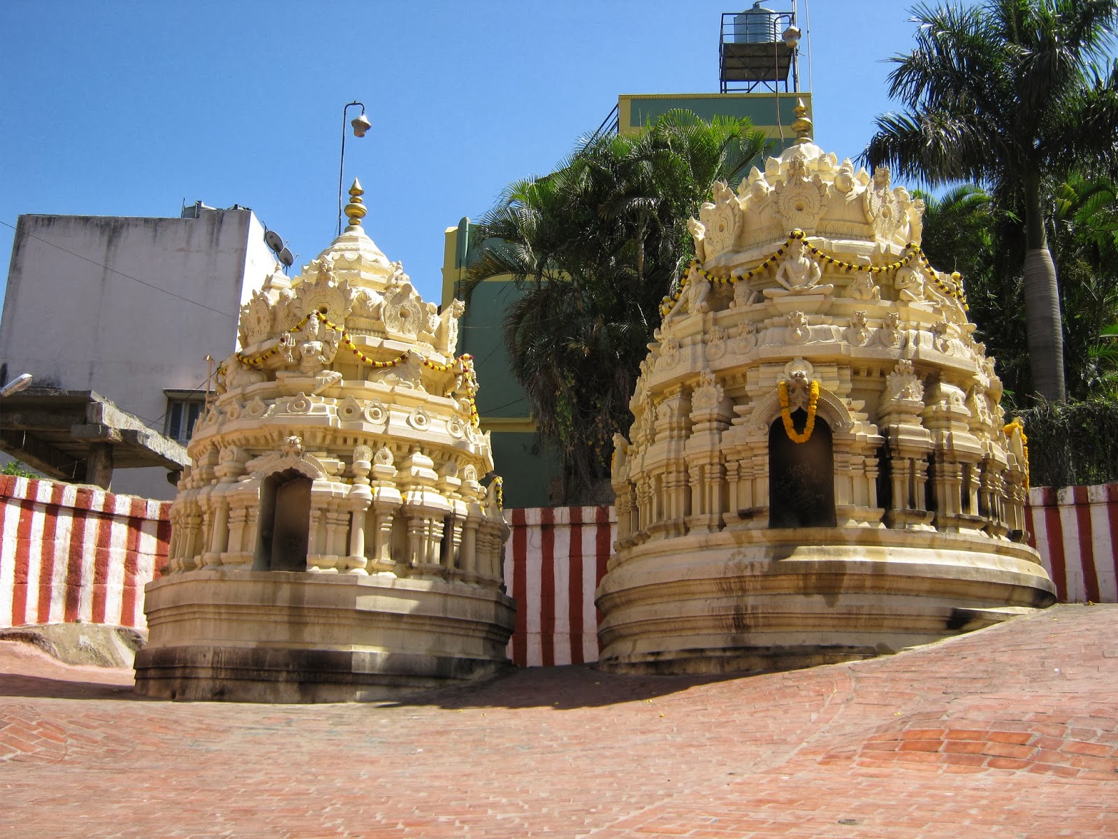 Bengaluru Dakshina Kaashi - Sri Gavigangadhareshwara temple , Gavipuram ...