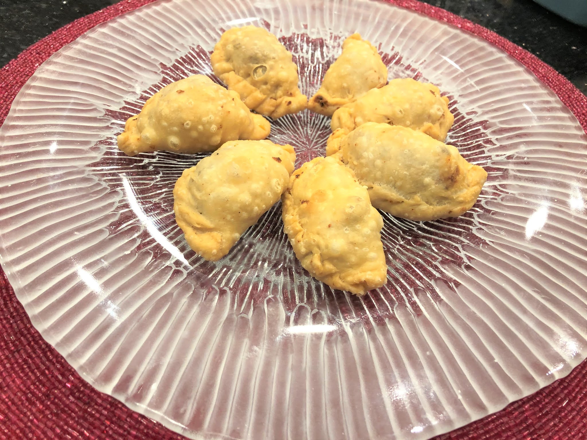 My Favorite Recipes Collection: Ghujia/Ghugra/Karanji