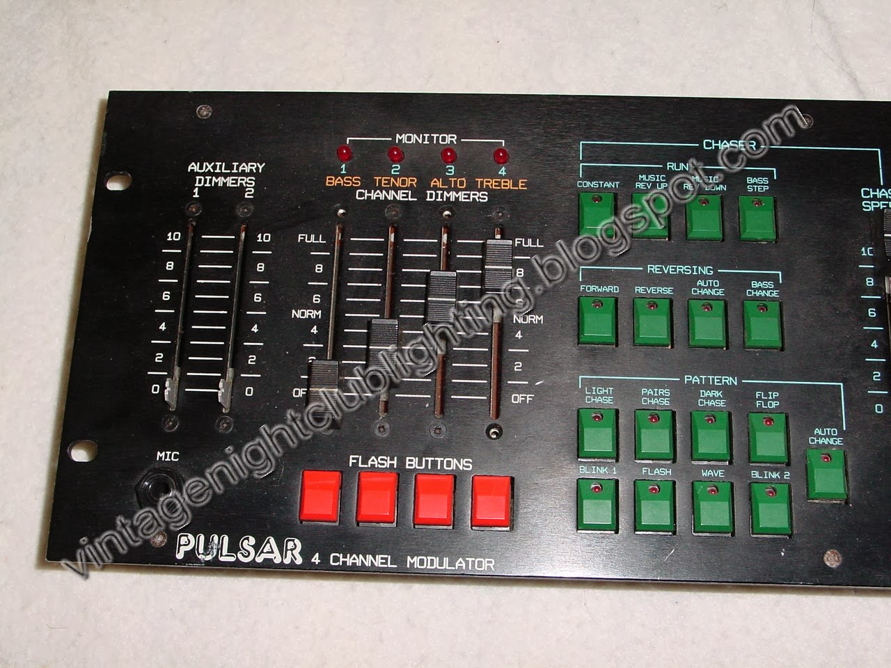 Vintage Night Club Lighting: Pulsar 4 Channel Modulator