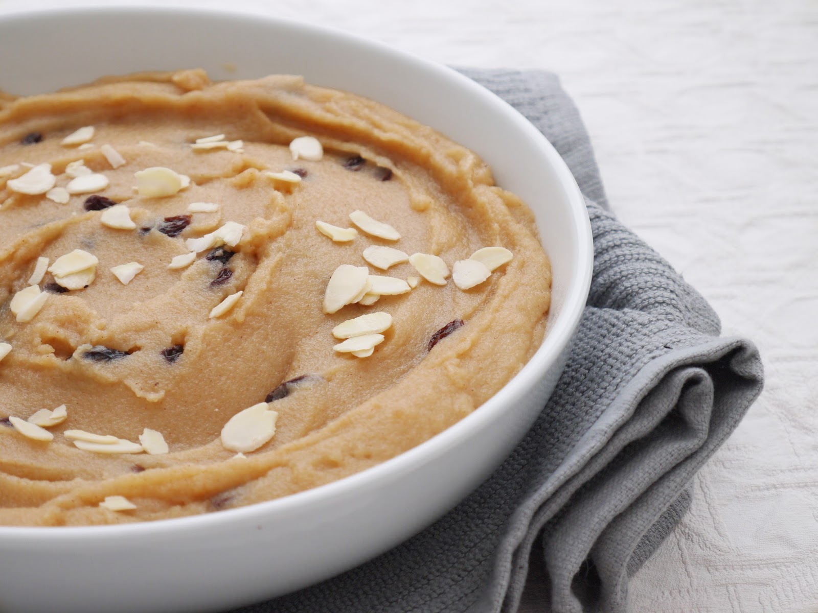 This Muslim Girl Bakes: Sooji Halwa - Semolina Halwa.