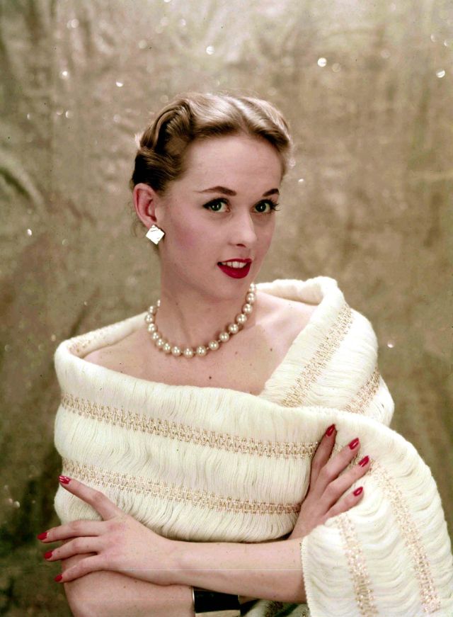 Young Tippi Hedren in the 1950s and ’60s Through Beautiful Photos ...