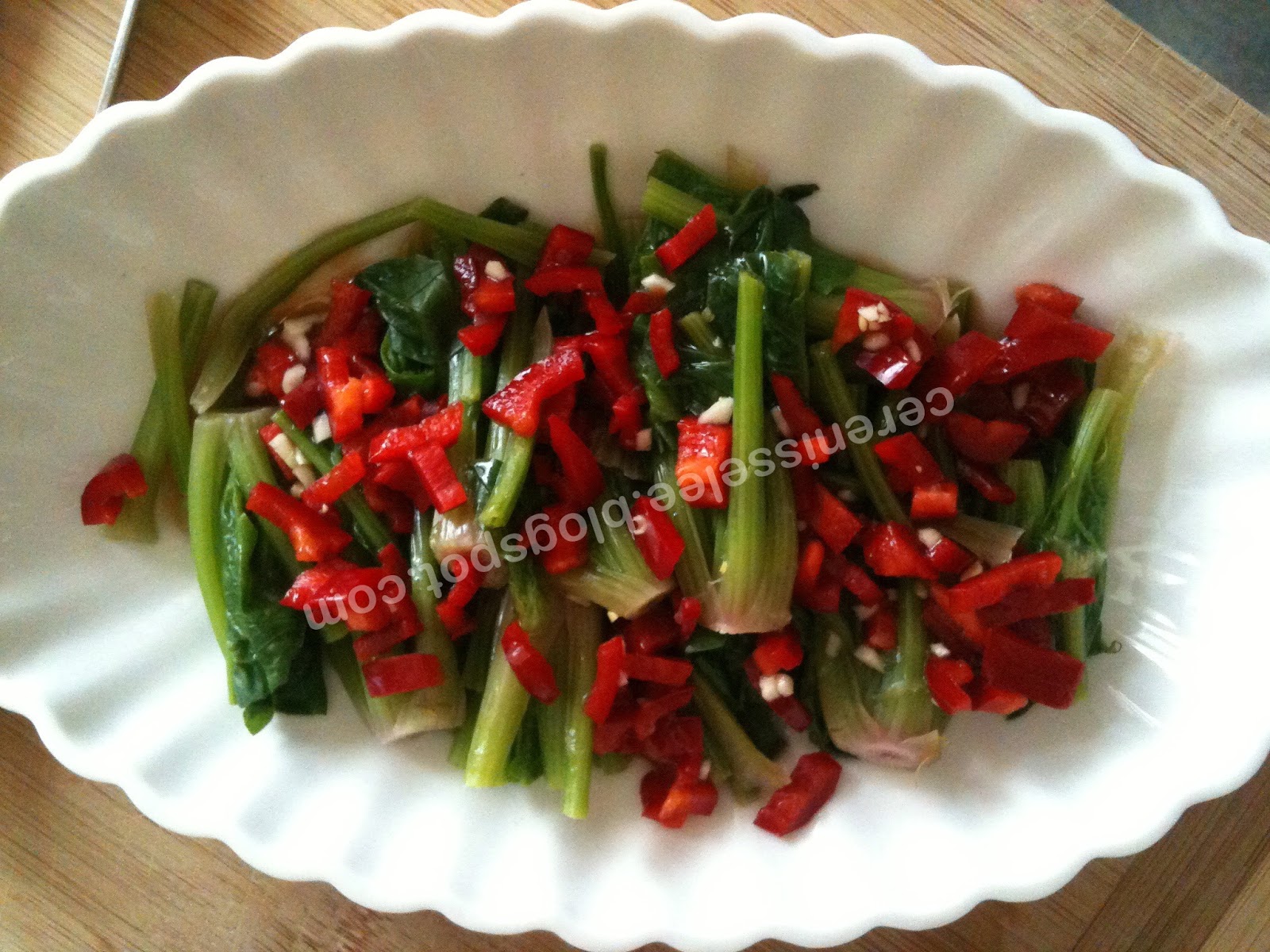 Hér Kitchén: SPINACH ROOT MEZZE (SPINACH ROOT SALAD)