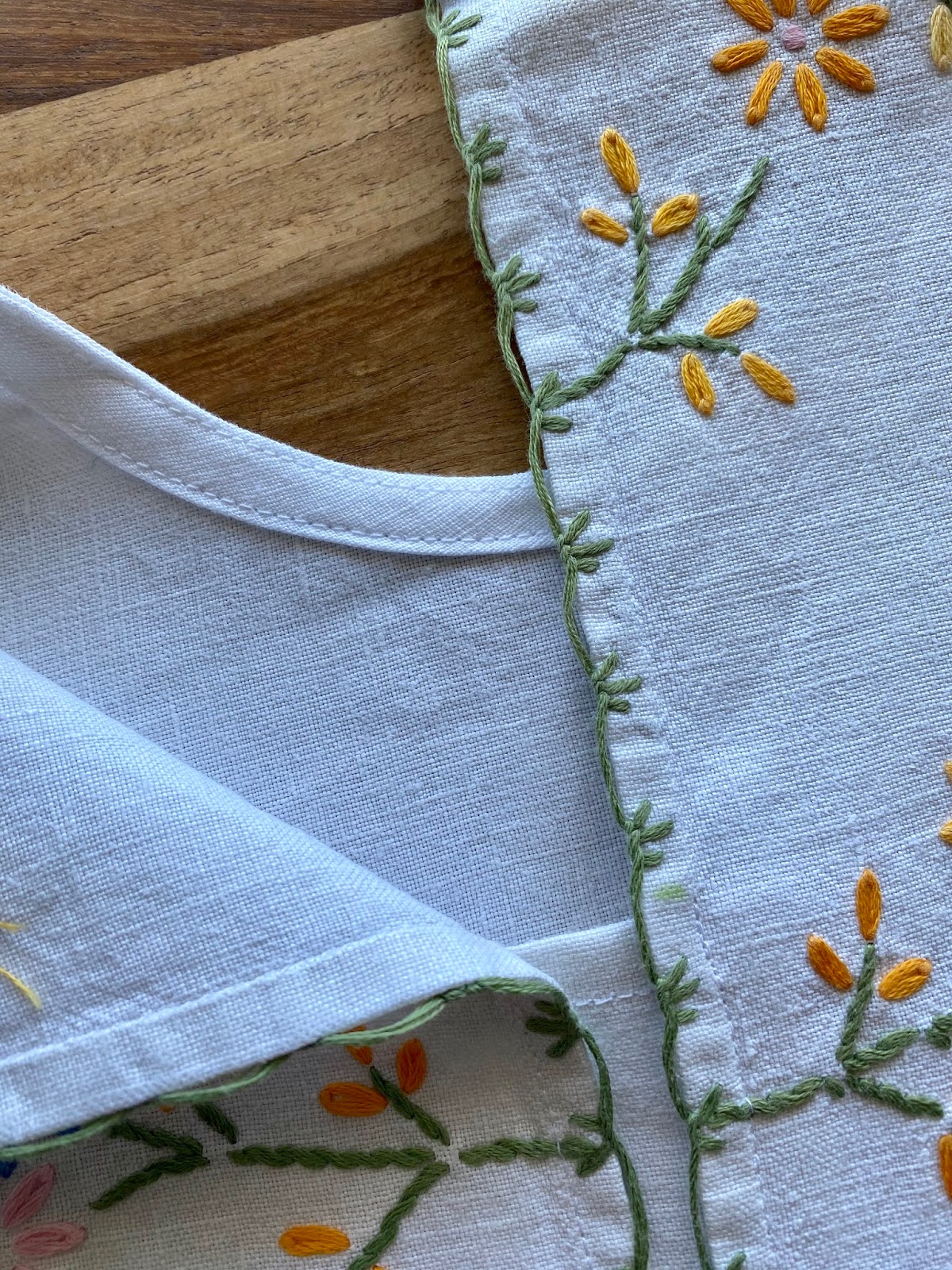 Simple Hand Embroidery Designs For Tablecloth