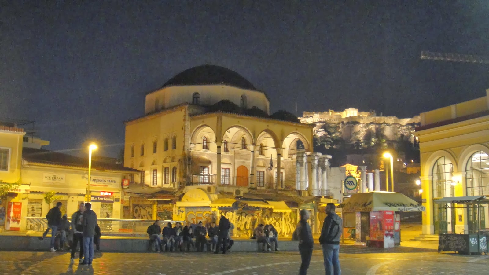 Ταξιδεύοντας στα σύννεφα..: ΤΑ ΜΕΡΗ ΜΕ ΤΗΝ ΠΙΟ ΩΡΑΙΑ ΘΕΑ ΣΤΗΝ ΑΘΗΝΑ