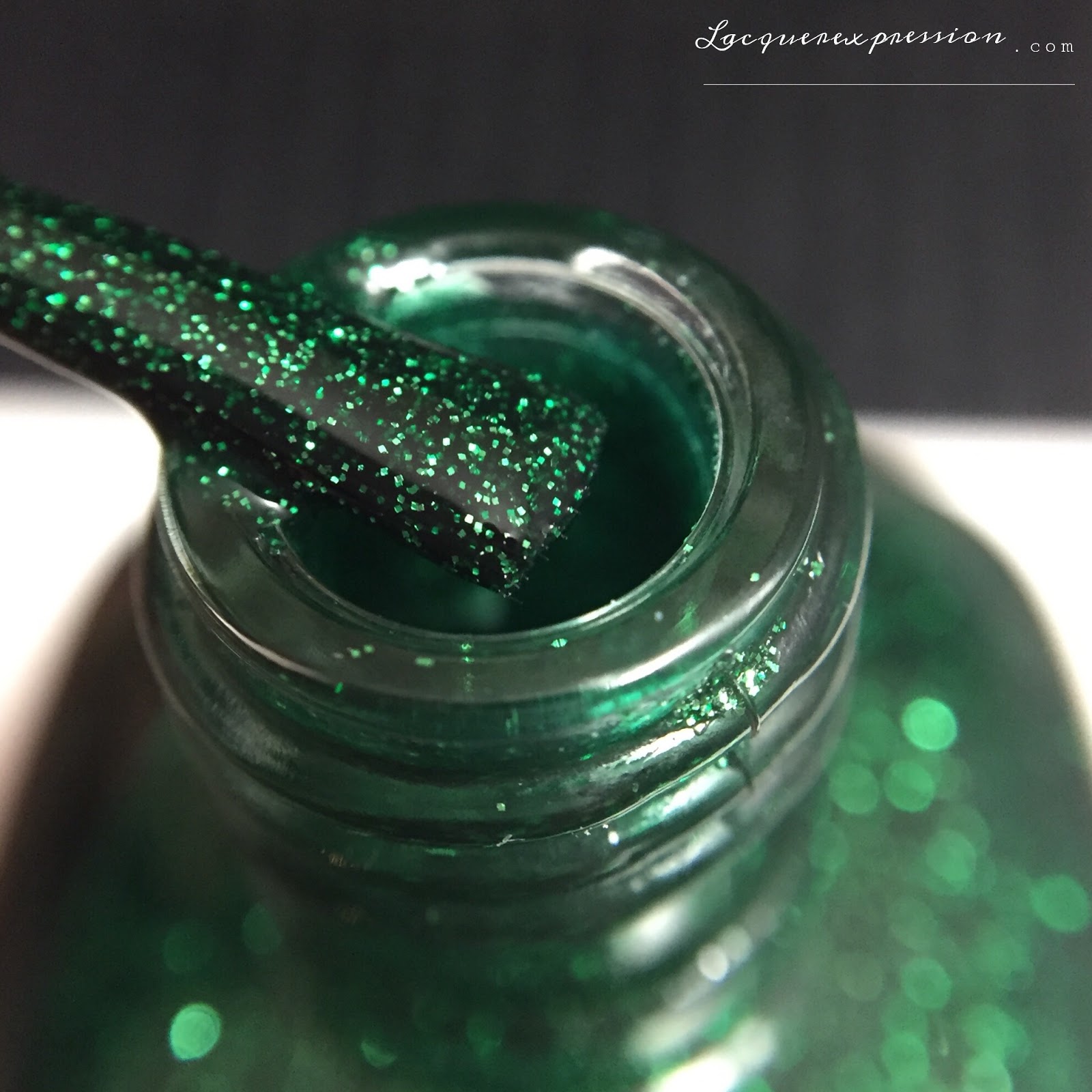 Mainstream Swatch and Review - Enchanted Collection by Zoya - LacquerExpression