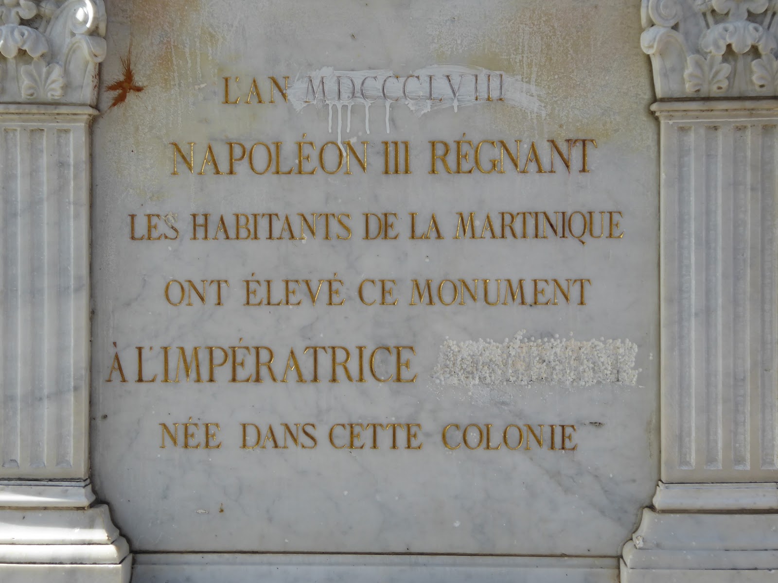 Photo-ops: Statue of Historic Figure: Empress Joséphine - Fort-de ...