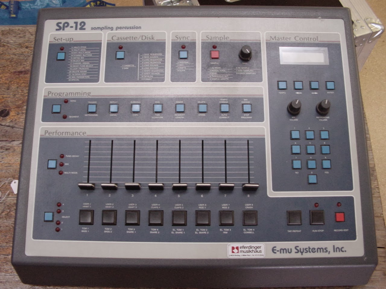 Akai Sampler Blog: AKAI MPC 60, EMU SP12, MPC 3000 History