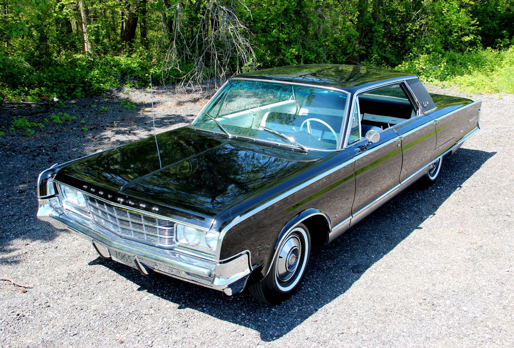 Classic Cars: 1965 Chrysler New Yorker
