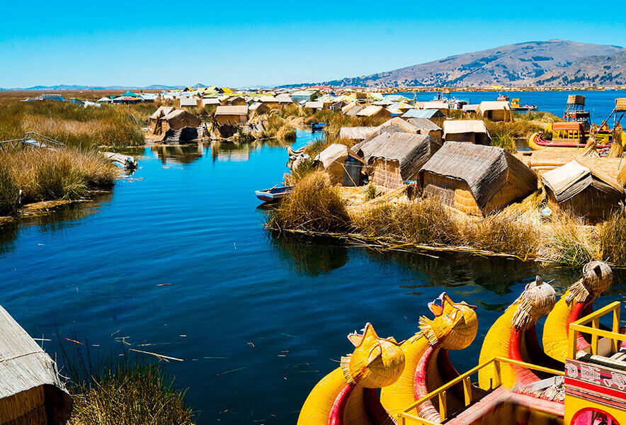 Los Uros, un pueblo flotante - Manutravel